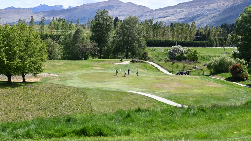 Queenstown turns on the charm for SGA Golfers